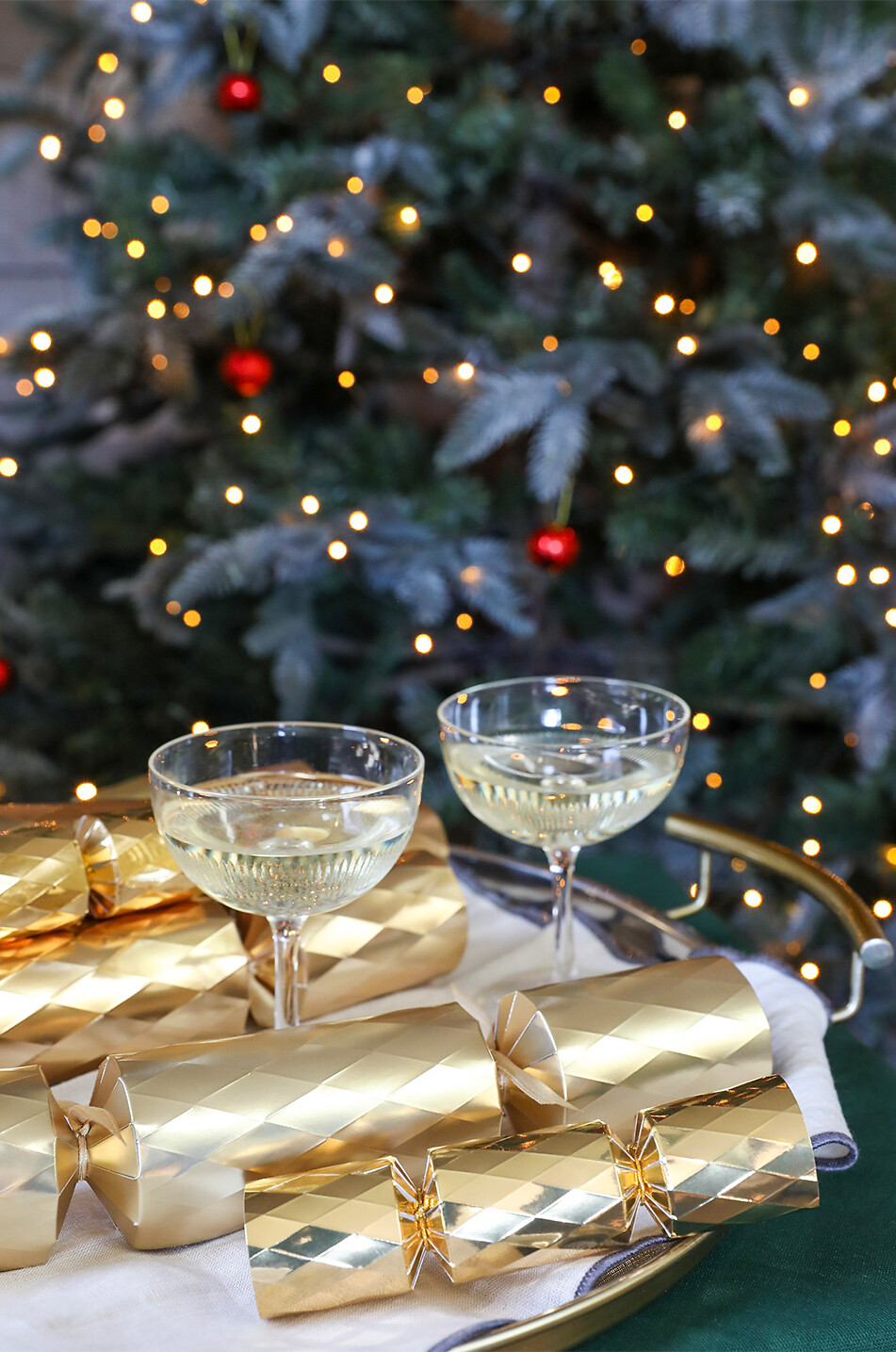 Gold Diamond set of 12 Christmas crackers - CELEBRATION CRACKERS ...
