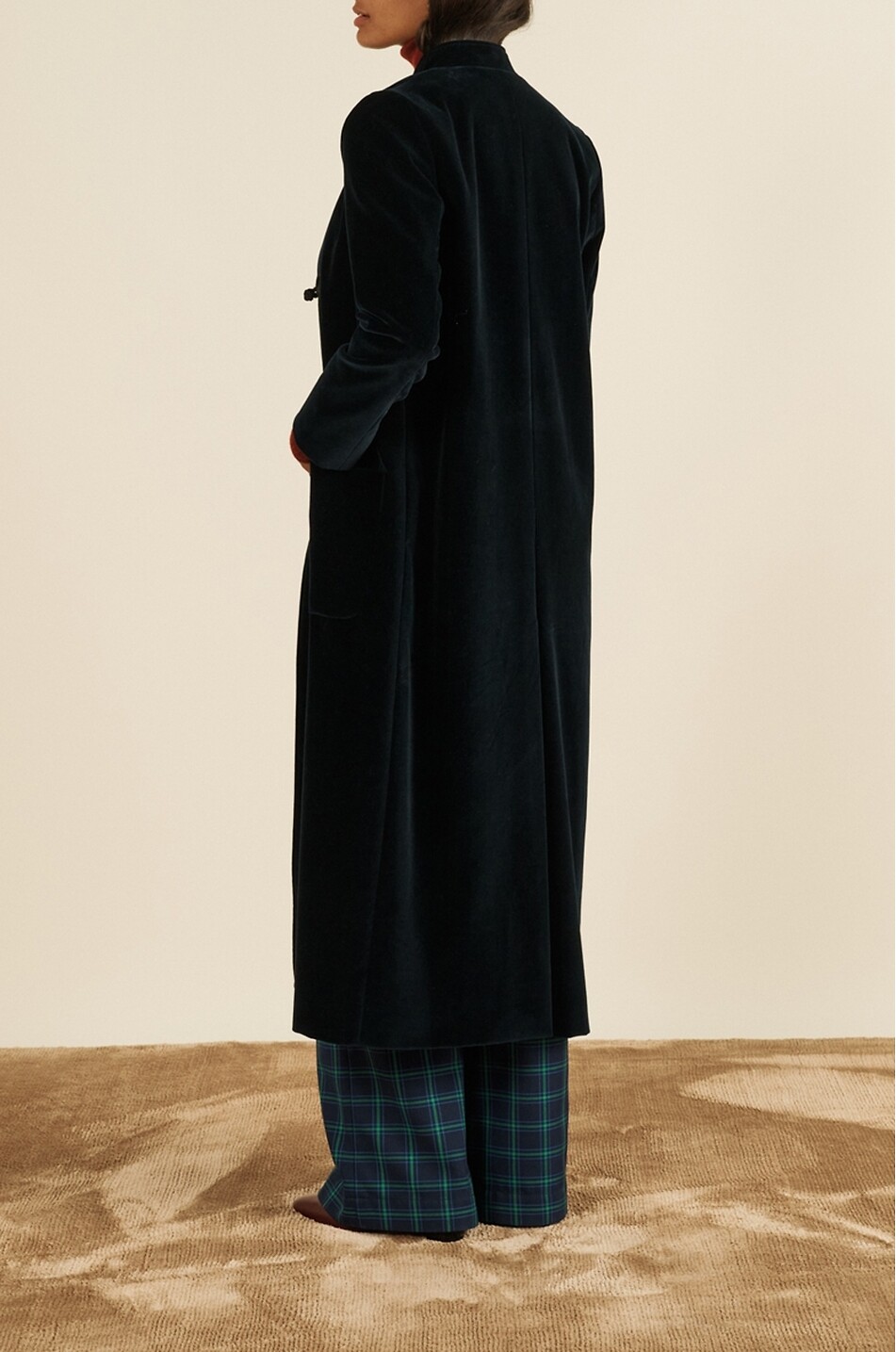 Langer Mantel aus Samt mit Mandarinkragen Carnot - MARIA DE LA ORDEN ...